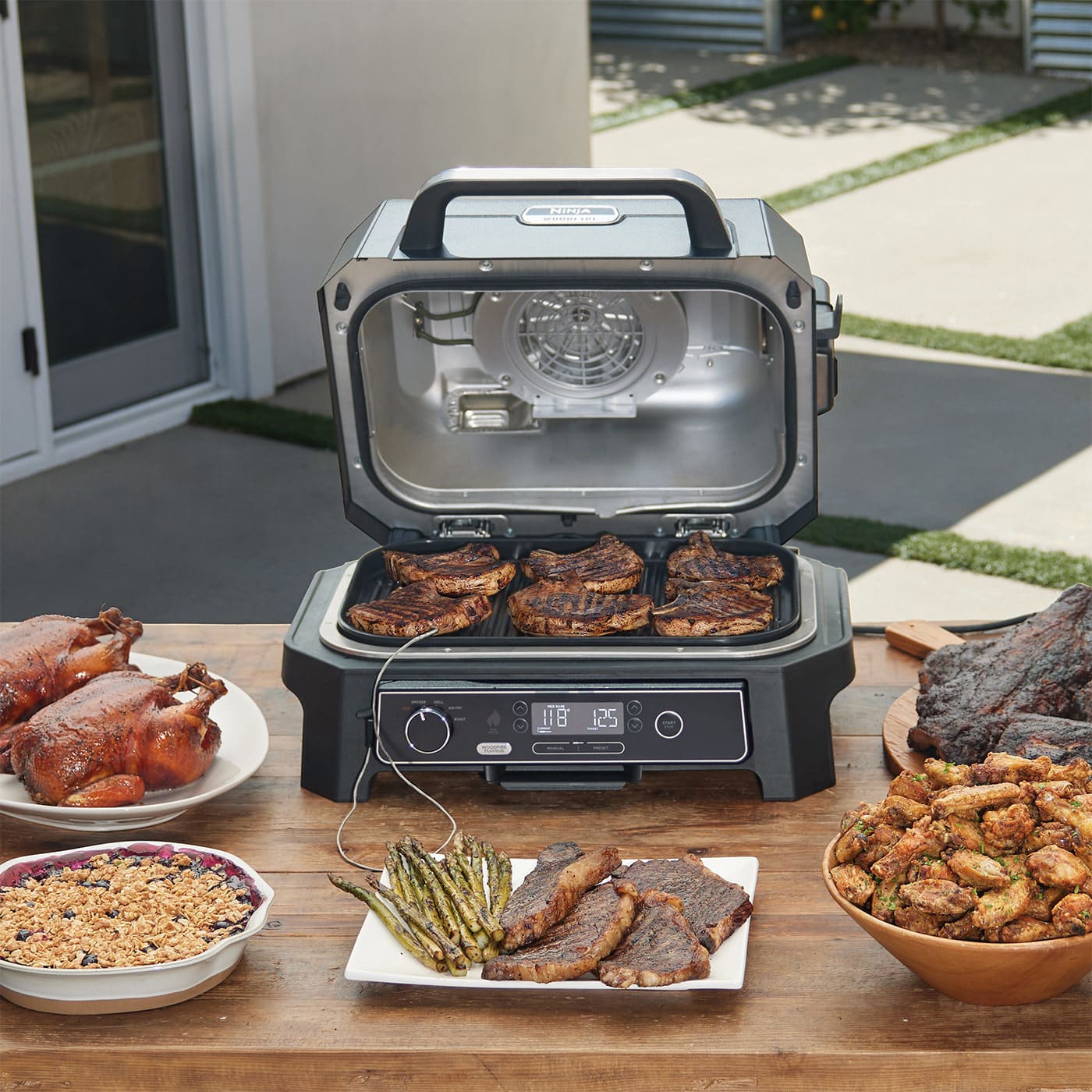 Barbecue électrique et fumoir Ninja Woodfire Pro XL avec thermosonde ...